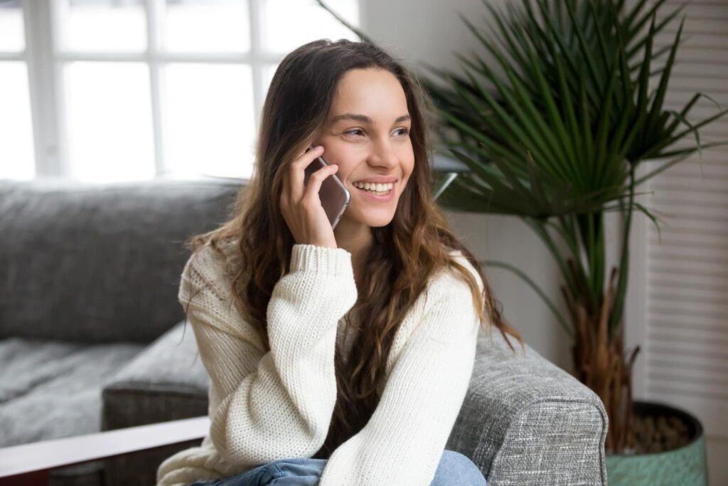 28 Flirting Signs You Can't Ignore: How to Tell if She's Interested ...