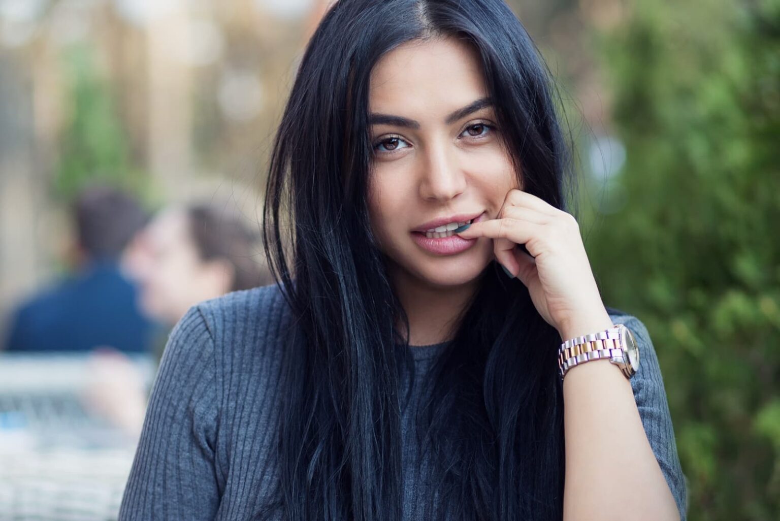 28 Flirting Signs You Can't Ignore: How to Tell if She's Interested ...