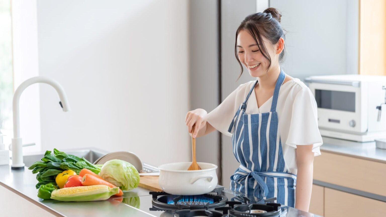 20 Essential Kitchen Skills Every Home Chef Should Know - Mama Say What?!