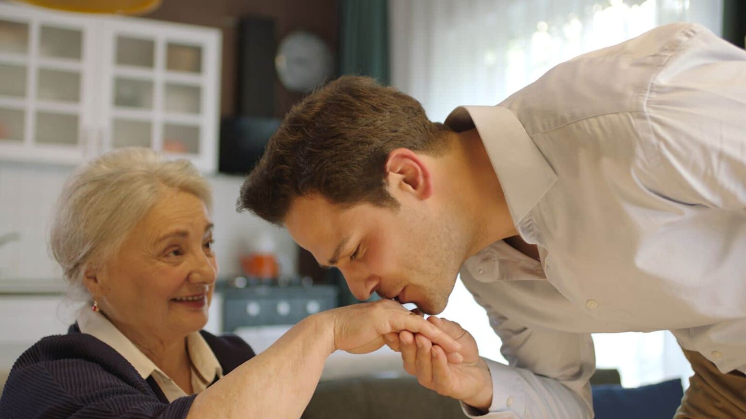 Navigating Family Dynamics: 18 Tips for Positive Communication - Mama ...